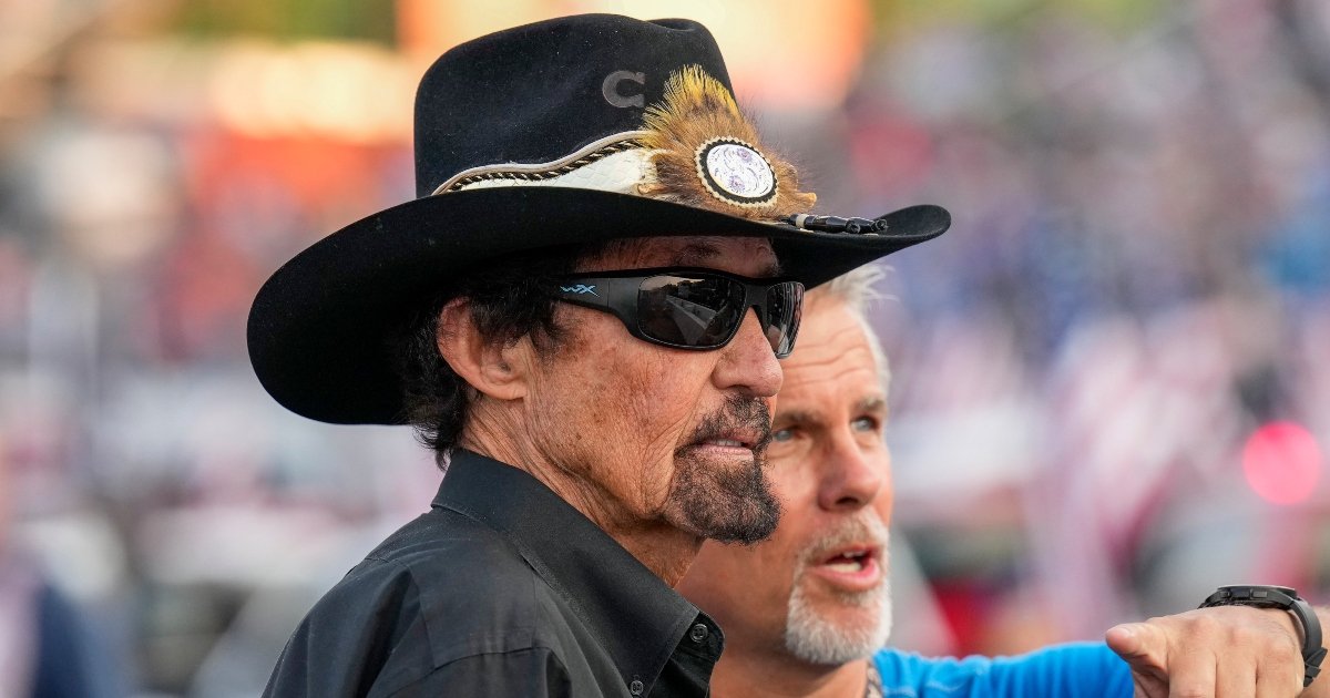 Jimmie Johnson toma el lugar de Richard Petty como Gran Mariscal en la ...